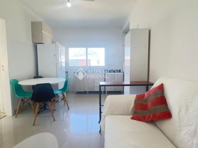 Apartamento com 2 quartos e 75m² para alugar em Itacorubi, Florianópolis