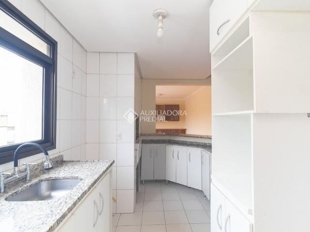 Apartamento com 2 quartos e 76m² para alugar em Menino Deus, Porto Alegre