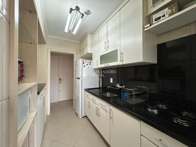 Apartamento com 2 quartos e 79m² para alugar em Centro, Canoas