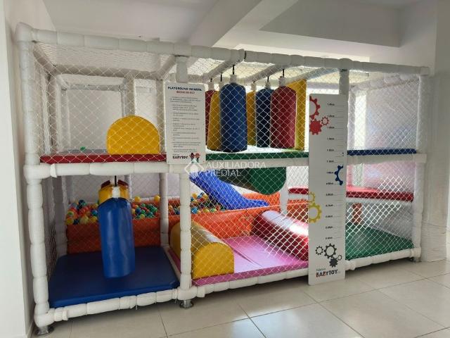 Apartamento com 2 quartos e 80m² para alugar em Barreiros, São José