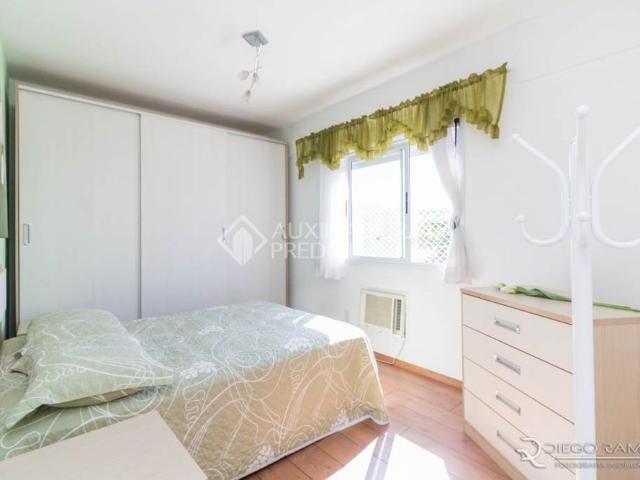 Apartamento com 2 quartos e 87m² para alugar em Azenha, Porto Alegre