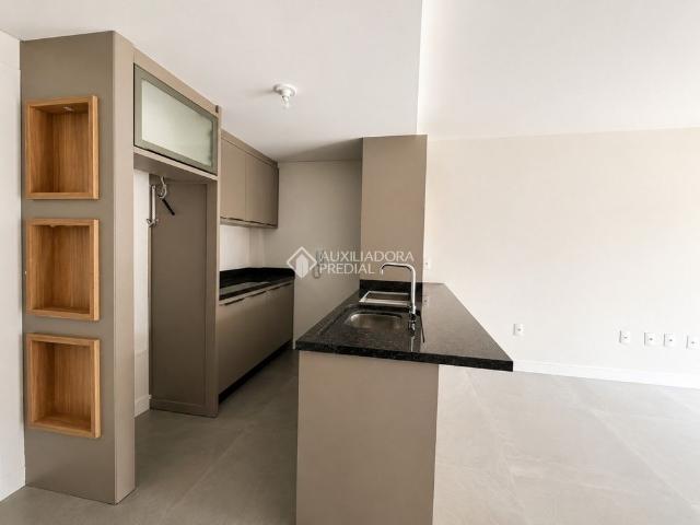 Apartamento com 2 quartos e 90m² para alugar em Lagoa da Conceição, Florianópolis