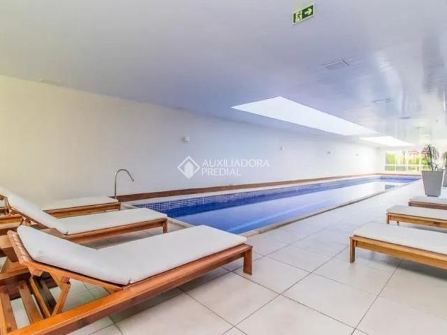 Apartamento com 2 quartos e 92m² para alugar em Jardim Europa, Porto Alegre