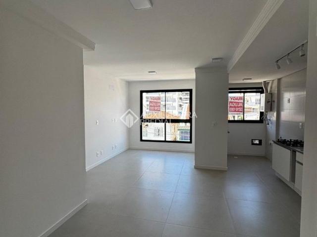 Apartamento com 2 quartos e 95m² para alugar em Centro, Florianópolis