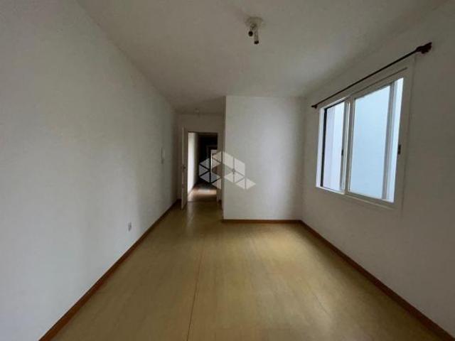 Apartamento com 2 quartos e uma vaga de garagem