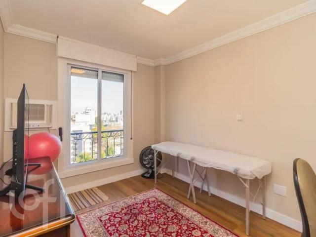 Apartamento com 2 quartos, e vaga de garagem na Anita Garibaldi, em Porto Alegre RS