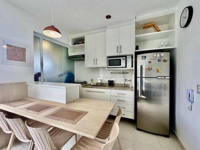 Apartamento com 2 quartos e vista para o mar