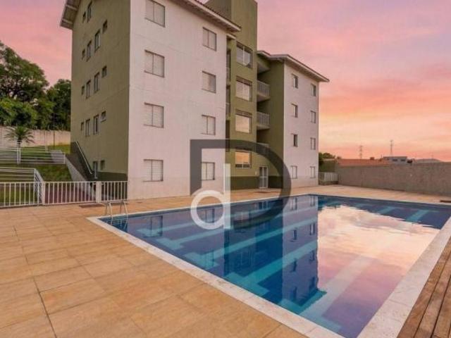 Apartamento com 2 quartos em consomínio com piscina