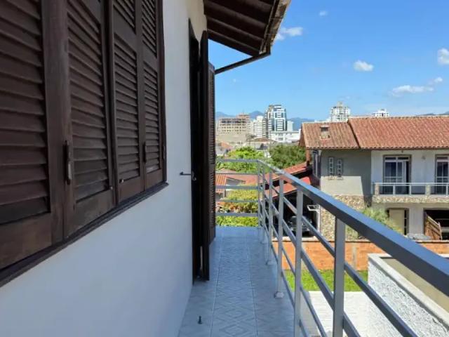 Apartamento com 2 quartos para alugar na Rua José Leonidio Vieira, 106, Passa Vinte, Palhoça