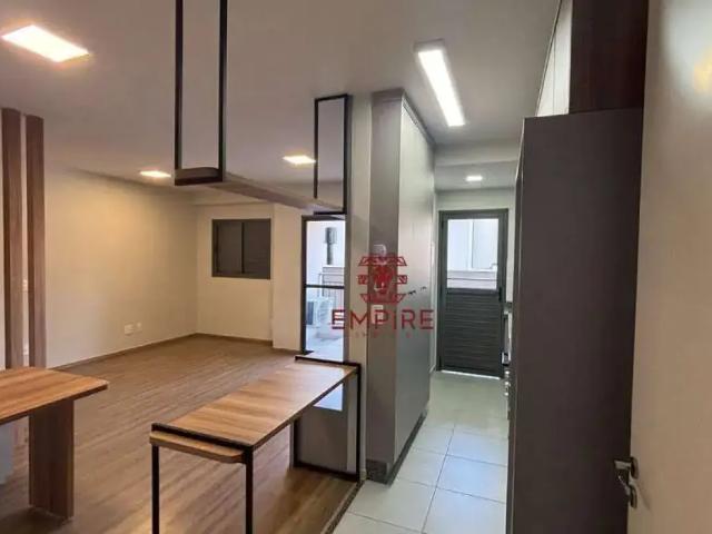 Apartamento com 2 quartos para alugar na Zona 08, Maringá