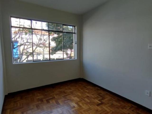Apartamento com 2 quartos para alugar no bairro Sagrada Família, 48m²