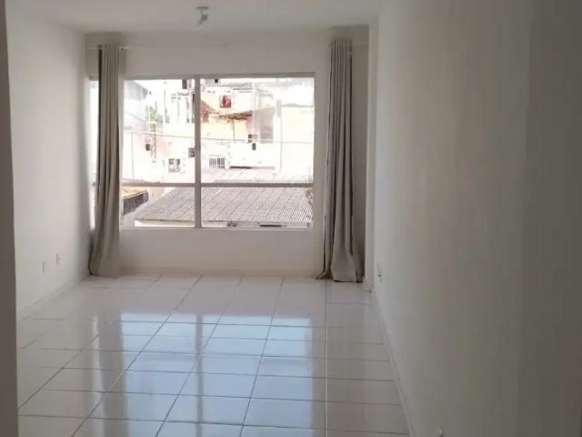Apartamento com 2 quartos para alugar no Pernambués, Salvador