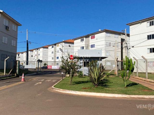 Apartamento com 2 Quartos para Alugar por R$ 1.000/mês