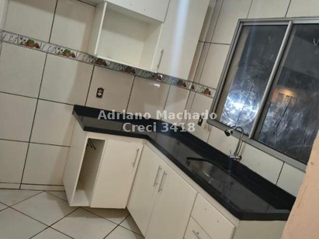 Apartamento com 2 Quartos para Alugar por R$ 1.100/mês
