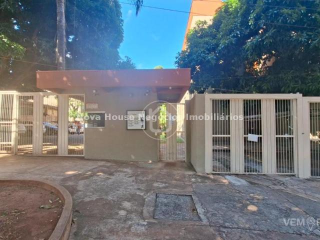 Apartamento com 2 Quartos para Alugar por R$ 1.400/mês