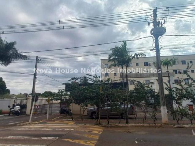 Apartamento com 2 Quartos para Alugar por R$ 1.500/mês