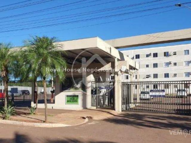 Apartamento com 2 Quartos para Alugar por R$ 1.200/mês