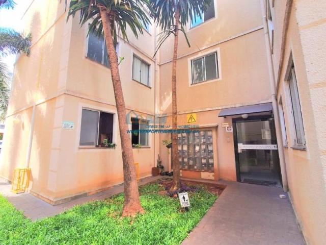 Apartamento com 2 Quartos para Alugar por R$ 1.500/mês