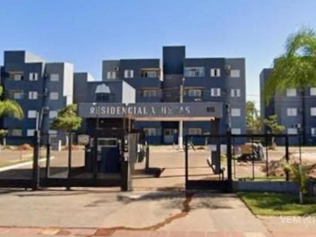 Apartamento com 2 Quartos para Alugar por R$ 1.600/mês