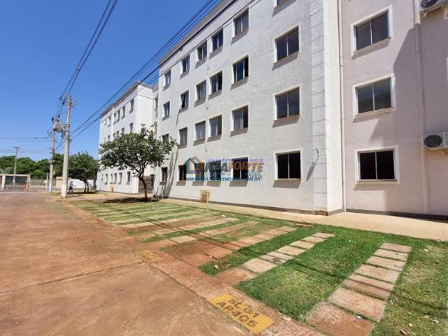 Apartamento com 2 Quartos para Alugar por R$ 1.700/mês