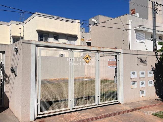 Apartamento com 2 Quartos para Alugar por R$ 1.800/mês