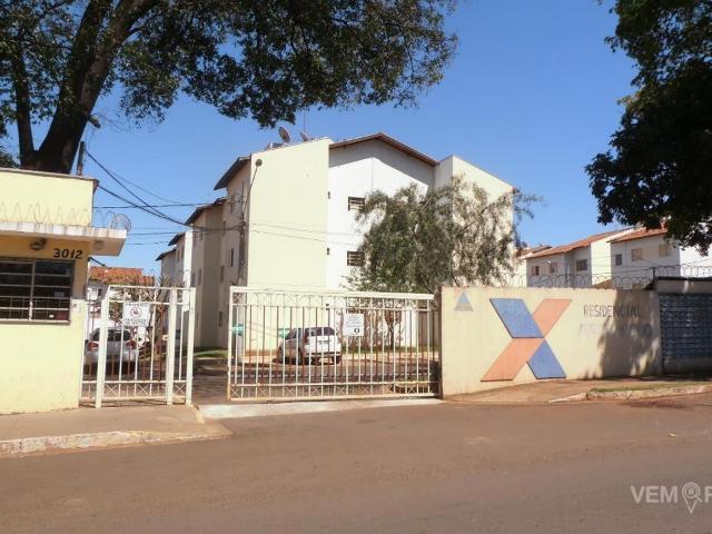 Apartamento com 2 Quartos para Alugar por R$ 980/mês