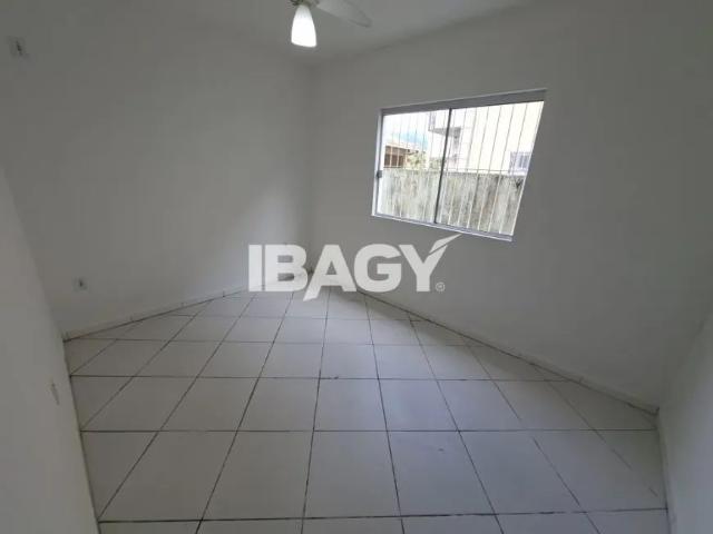 Apartamento com 2 Quartos para alugar, 54m² Sertão do Maruim
