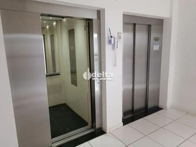 Apartamento com 2 Quartos para alugar, 56m² São Jorge
