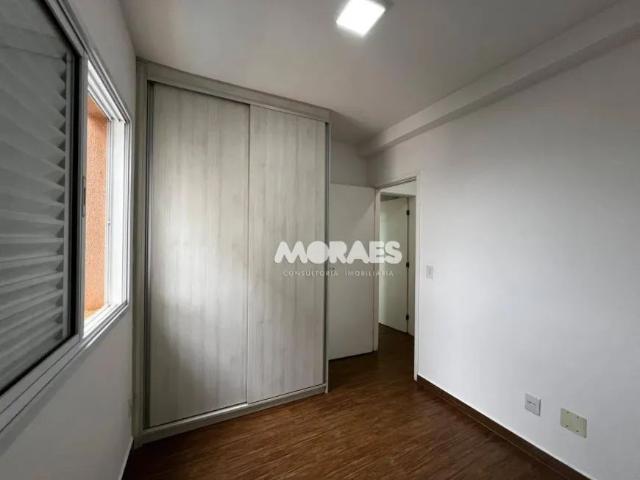 Apartamento com 2 Quartos para alugar, 65m² Centro