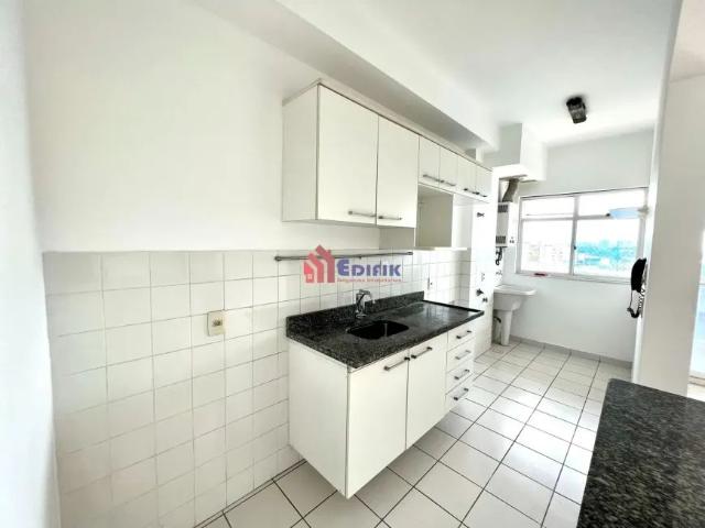 Apartamento com 2 Quartos para alugar, 65m² Centro