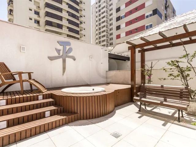 Apartamento com 2 Quartos para alugar, 65m² Menino Deus