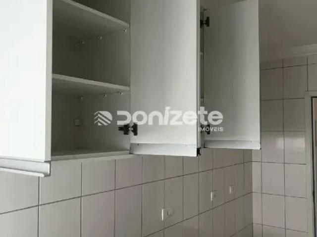Apartamento com 2 Quartos para alugar, 66m² Centro