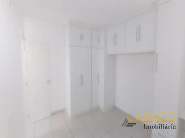 Apartamento com 2 Quartos para alugar, 60m² Centro