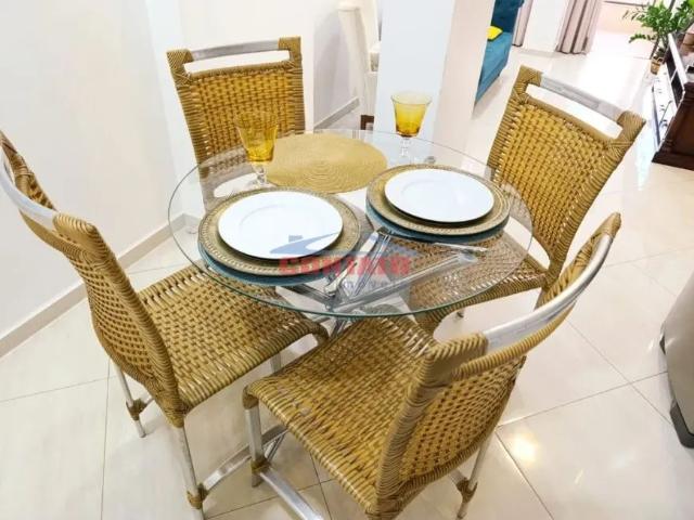 Apartamento com 2 Quartos para alugar, 75m² Centro