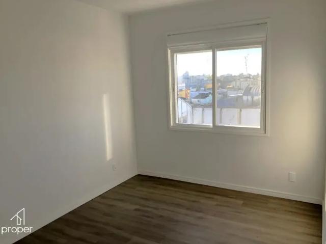 Apartamento com 2 Quartos para alugar, 75m² Centro
