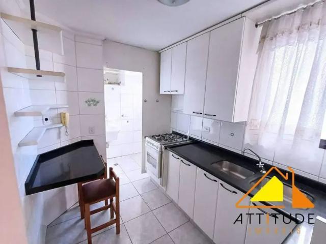 Apartamento com 2 Quartos para alugar, 75m² Centro