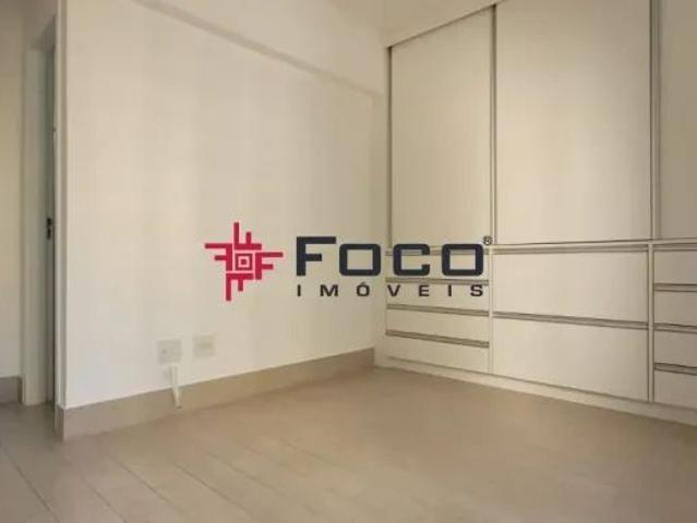 Apartamento com 2 Quartos para alugar, 78m² Condomínio Royal Park