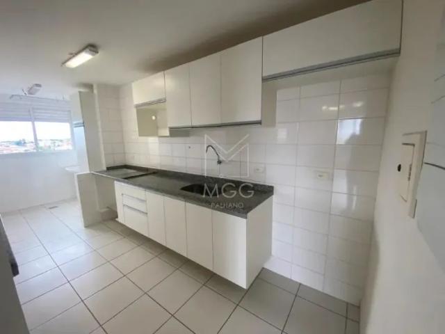 Apartamento com 2 Quartos para alugar, 70m² Centro