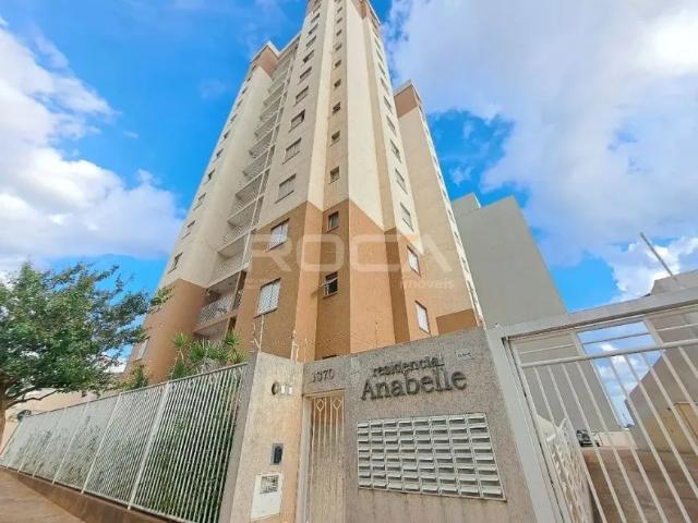 Apartamento com 2 Quartos para alugar, 70m² Centro