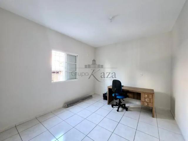 Apartamento com 2 Quartos para alugar, 70m² Jardim Alvorada