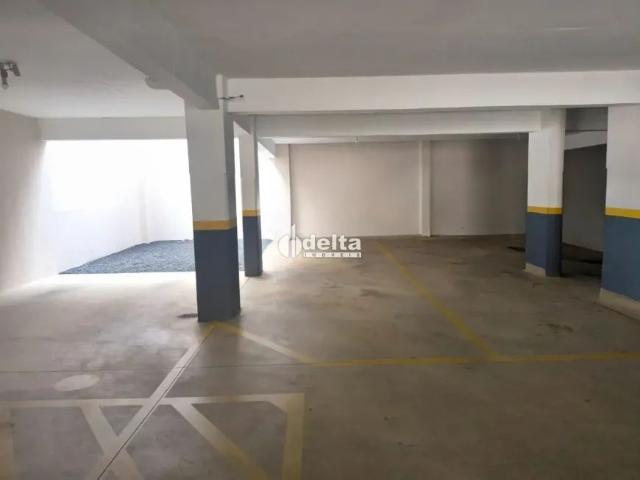 Apartamento com 2 Quartos para alugar, 70m² Santa Mônica