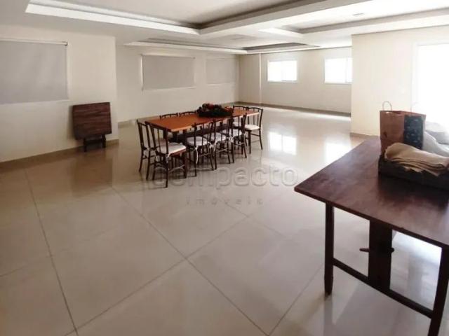Apartamento com 2 Quartos para alugar, 91m² Centro