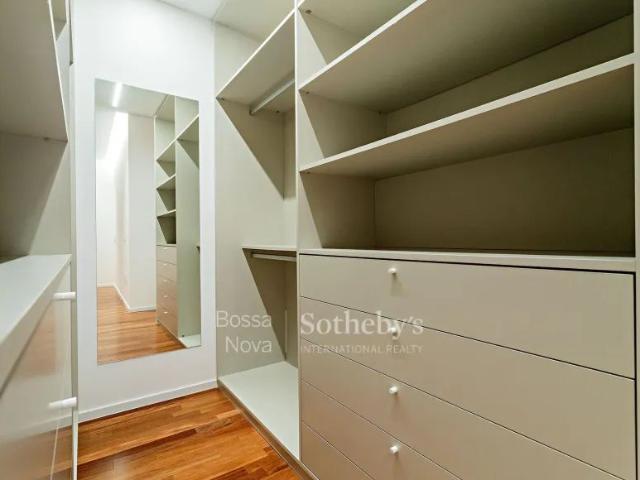 Apartamento com 2 Quartos para venda ou aluguel, 135m² Itaim Bibi