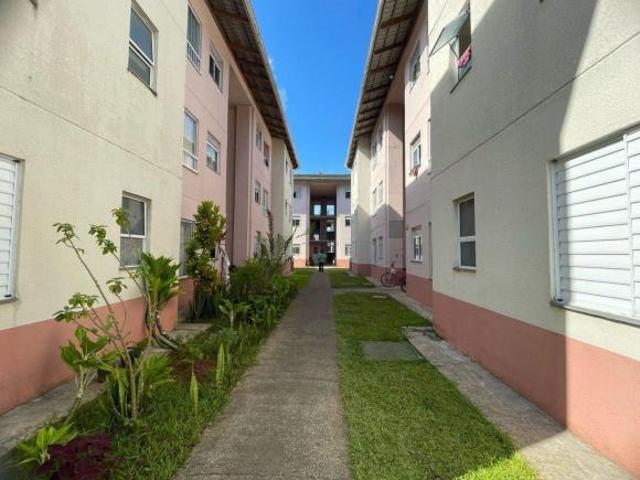 Apartamento com 2 quartos próximo aos comércios em Itanhaém