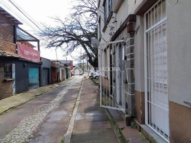APARTAMENTO COM 2 QUARTOS REFORMADO