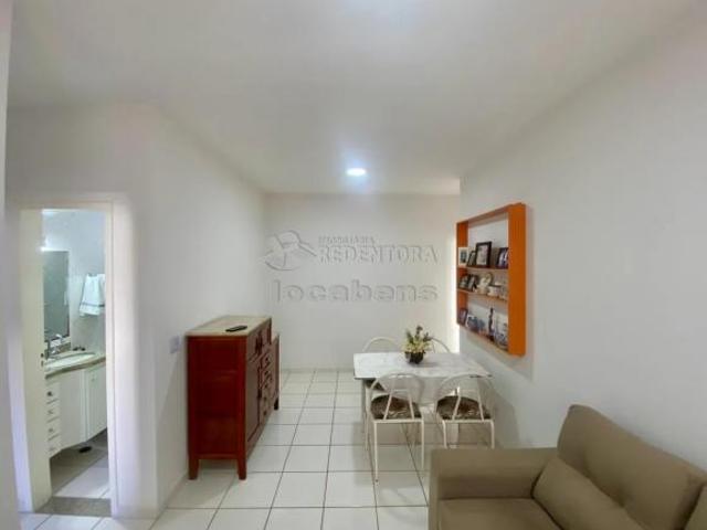 Apartamento com 2 quartos, reformado com 59 m² de área útil