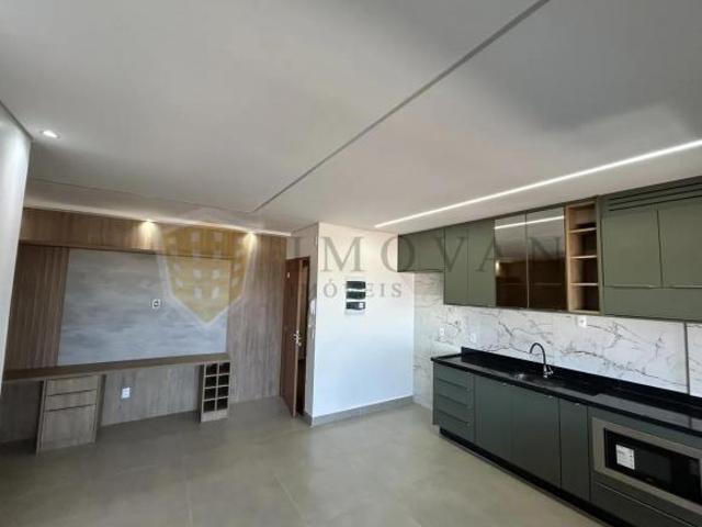 Apartamento com 2 quartos, rico em armários, 2 vagas de garagem