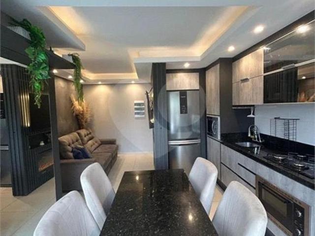 Apartamento com 2 Quartos, Suíte e Vaga no Bacacheri – Condomínio com Lazer Completo