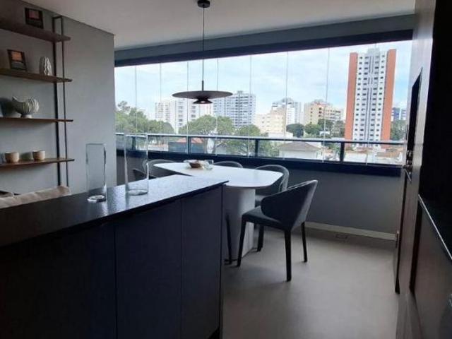 Apartamento com 2 quartos suite, varanda com churrasqueira, 2 vagas na Vila Ema
