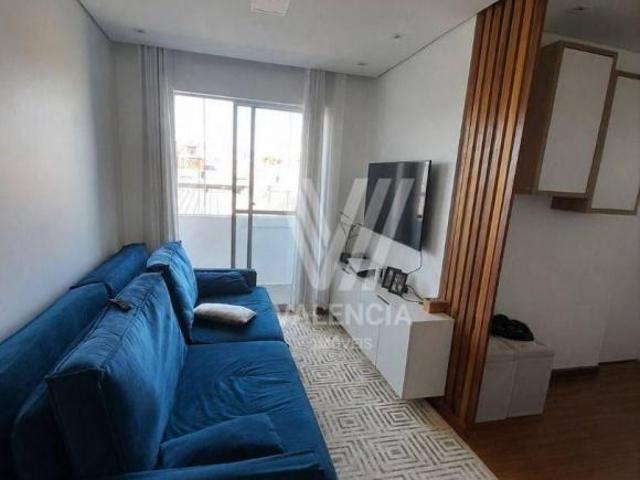 Apartamento com 2 quartos, sacada e planejados no Sítio Cercado — Residencial Montreal